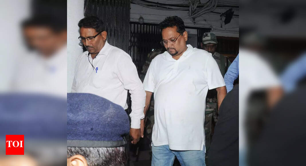 Liquor scam: 2 JSBCL officers sent to jail, Choubey admitted in Rims ...