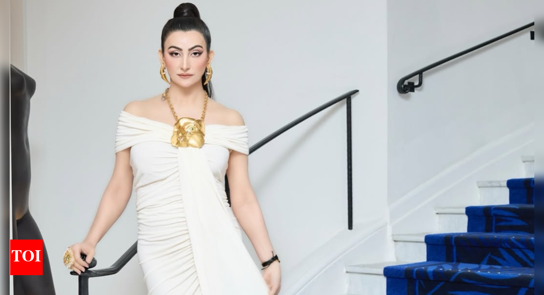 Shalini Passi’s modish Cleopatra energy shines brighter than the sun at ...