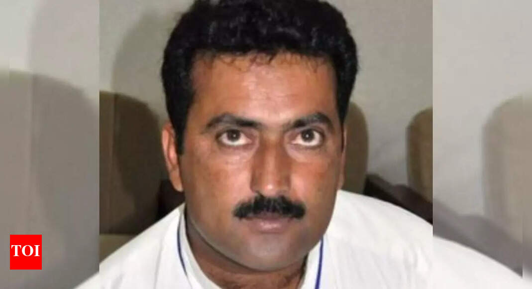 ‘Kill and dump’: Baloch journalist gunned down in front of family in Pakistan - Times of India