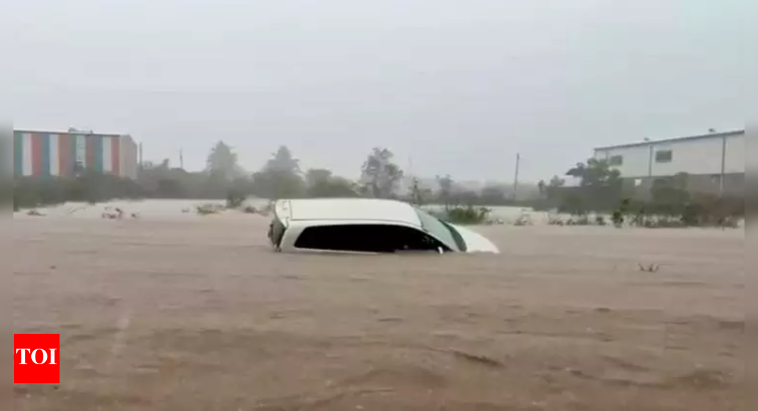 Early monsoon in Maharashtra: Heavy rain triggers flooding; car swept away on Pune-Solapur ...