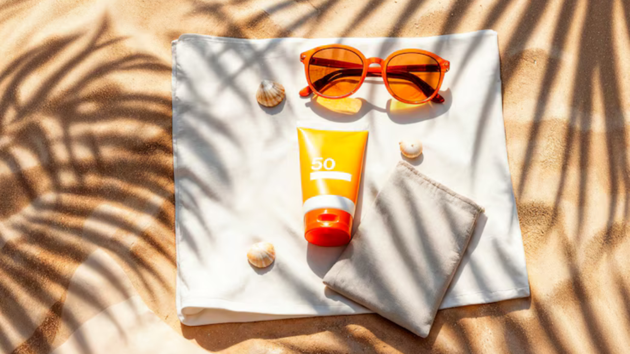 National Sunscreen Day 2025: Choosing Between Spray, Stick and Liquid ...