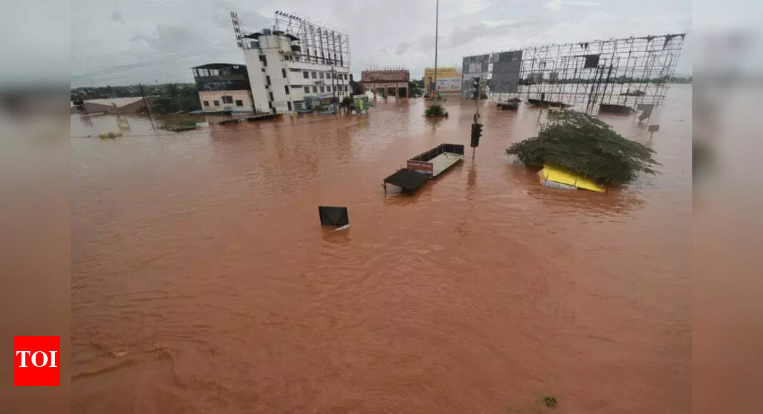 District administration reviews flood preparedness and emergency plans in Kolhapur | Kolhapur ...