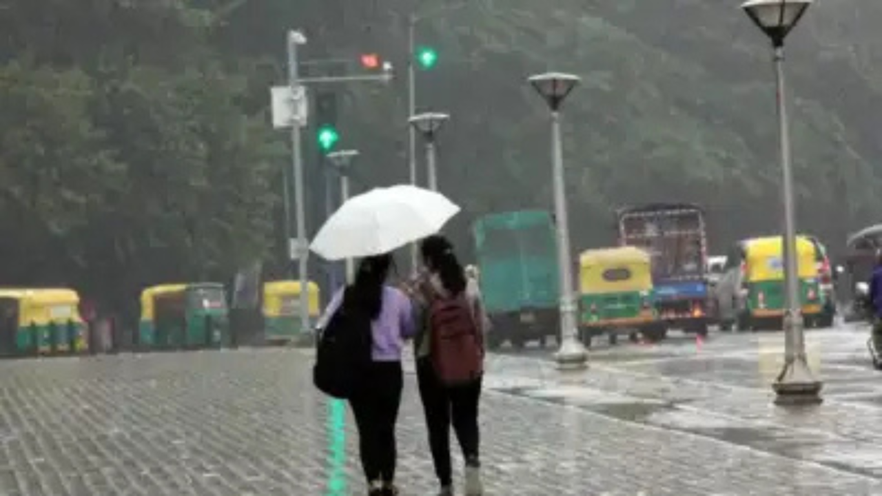 Weather Update: IMD Issues Heavy Rainfall Alert for Karnataka, Kerala, Andhra Pradesh and More ...