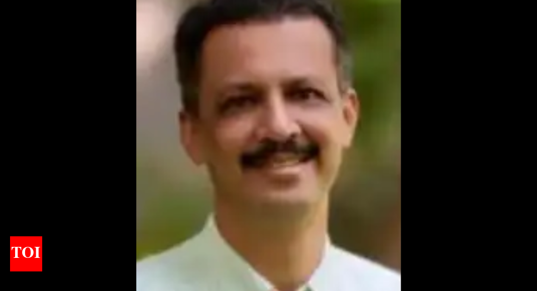 UBT faction MLC donates Rs 1 lakh, helps Beed family beat onion crop ...