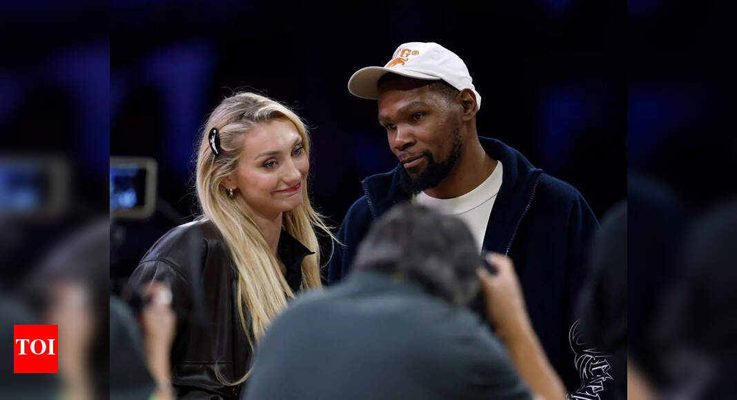 Kevin Durant’s focused glance at Cameron Brink has basketball fans ...