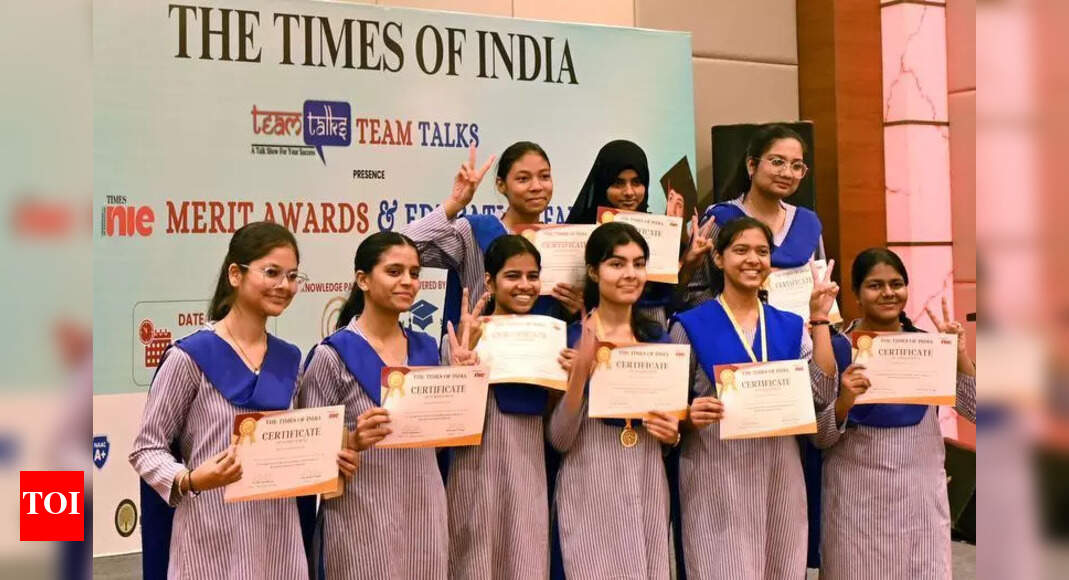 Students feted for academic brilliance at Times NIE Awards | Lucknow ...