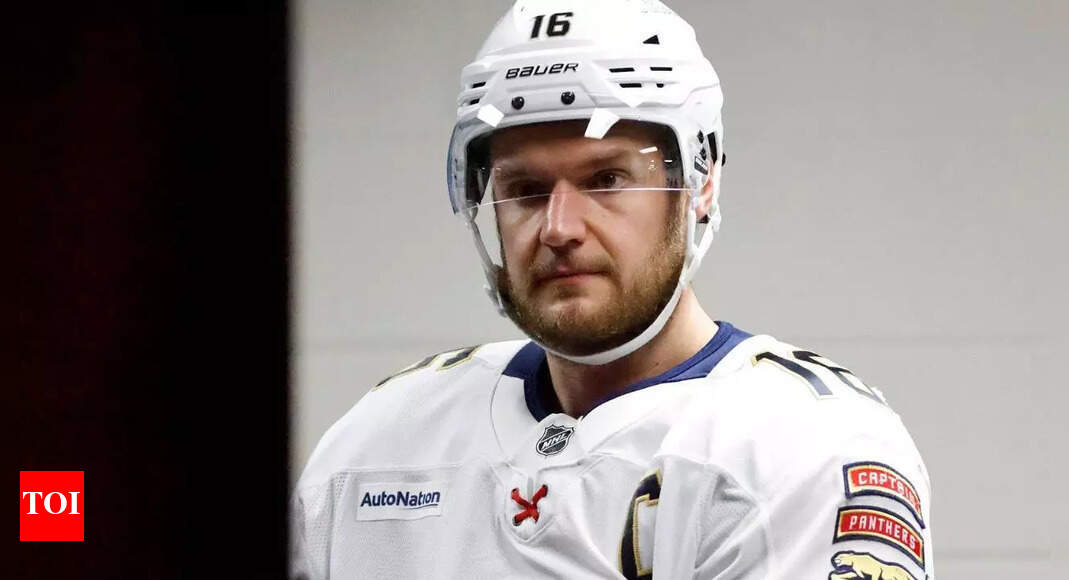 Aleksander Barkov Wins Selke and King Clancy Trophies Awarded by ...