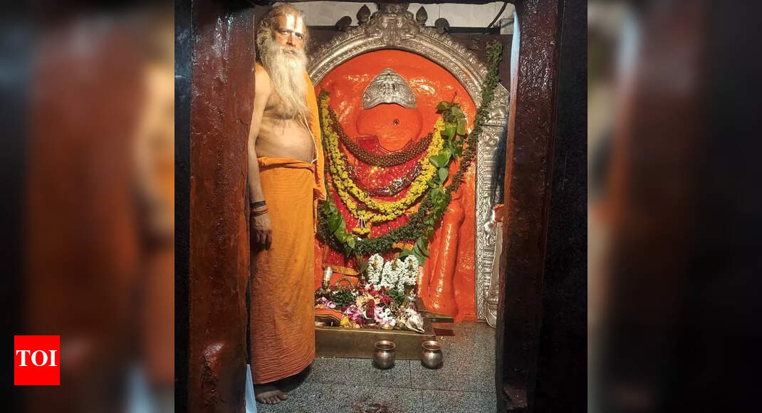 Vidyadas Baba takes charge as Anjanadri temple’s chief priest ...