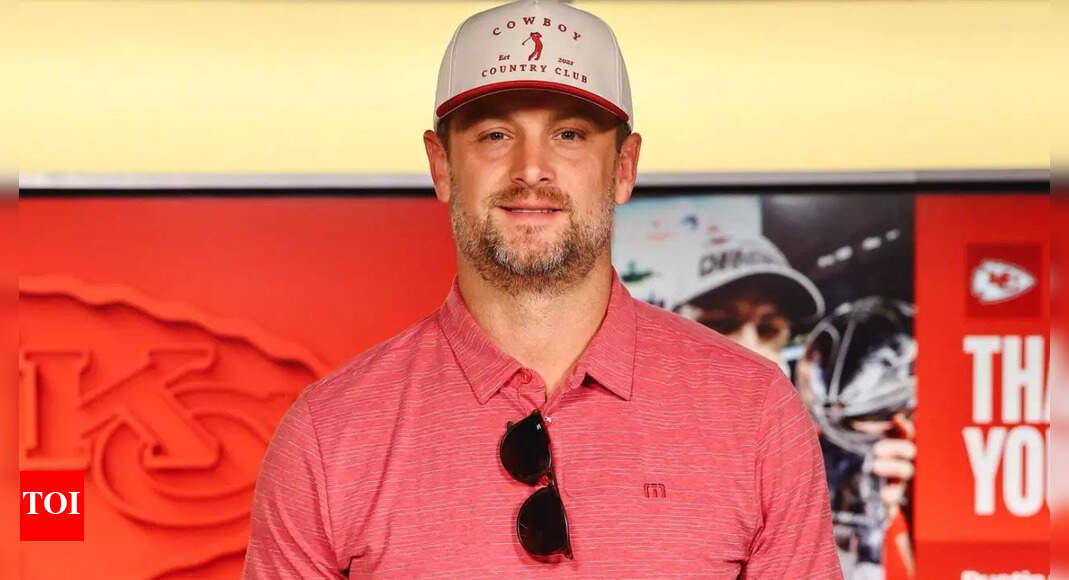 Dustin Colquitt retires in style with Chiefs after signing one day ...