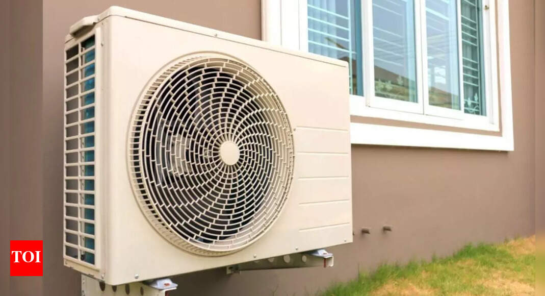 Should you use AC water on plants? Here are some pros, cons, and useful ...