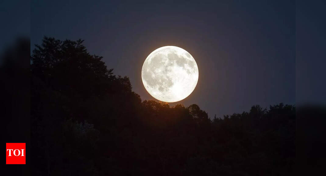 How, According to Astrology, Does the Moon Affect Your Mood Swings ...