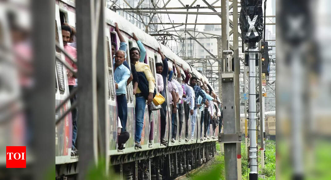 Regular passenger calls Diva-Mumbra stretch a death trap, says he ...