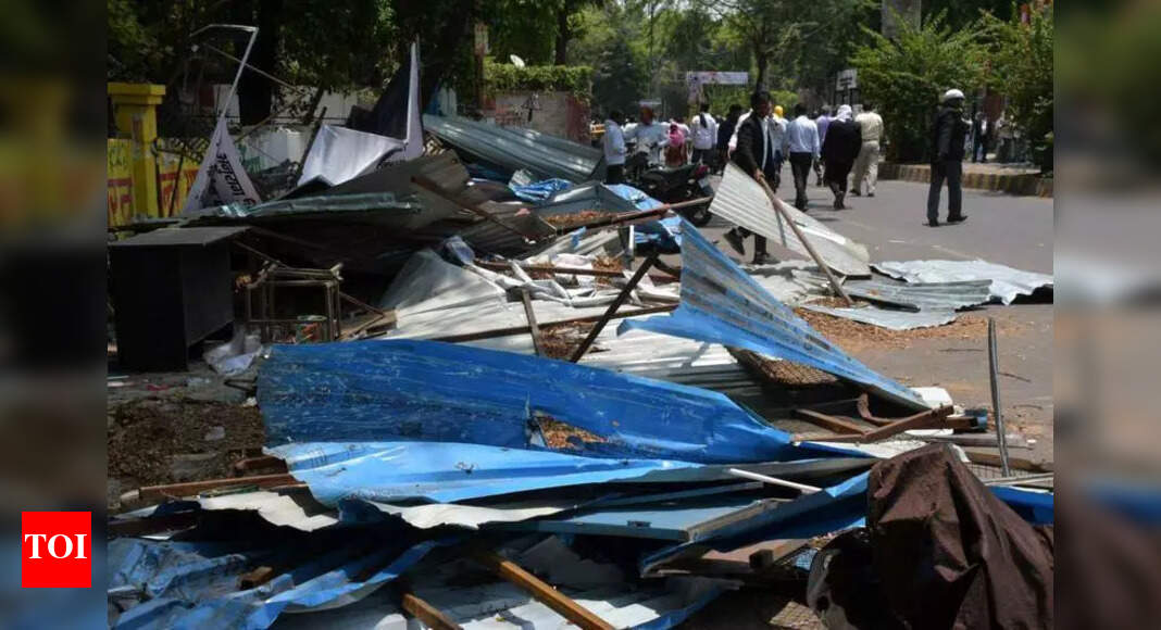 Over 100 ‘illegal’ chambers of lawyers on dist court premises razed in ...