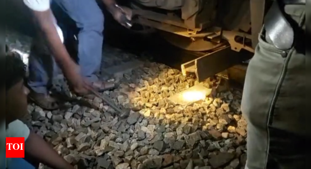 Miscreants place iron bar on track near Salem; alert loco pilots avert ...