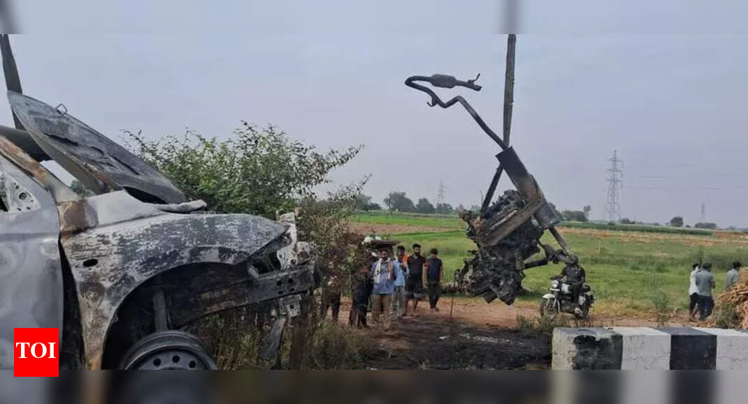 ‘He pulled me out, then the car exploded’: 5 of Delhi family charred to ...