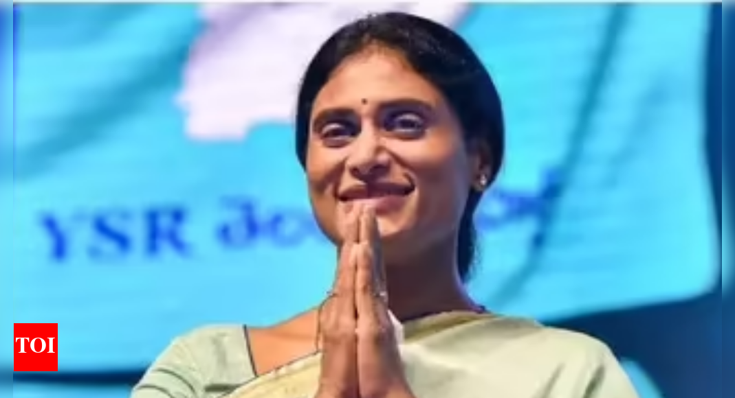 'My phone was tapped’: YS Sharmila accuses Ex-CMs Jagan and KCR of tapping her phone; seeks ...