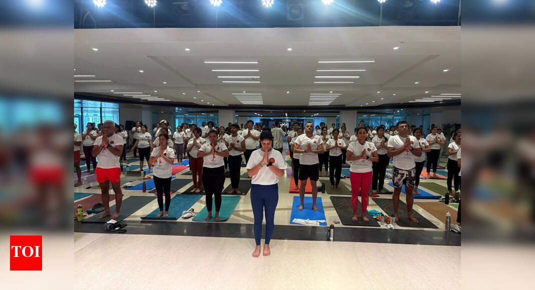 Kolkata hosts sitar-fusion yogathon, attracting pan-India participation ...