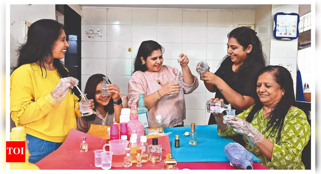 Ahmedabad’s fragheads indulge in perfumery workshops - Times of India
