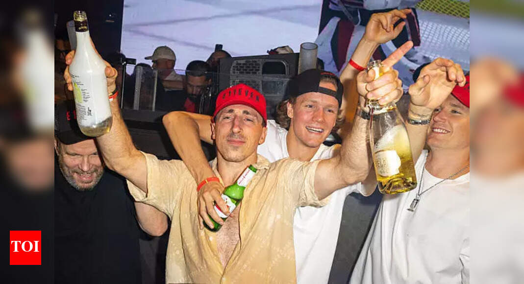 Brad Marchand caught on video leaving the club after the Panthers ...