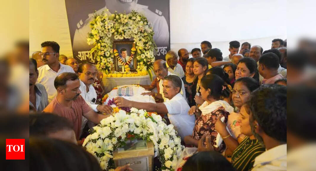 AI crew member Deepak Pathak’s body reaches home in Badlapur for final ...