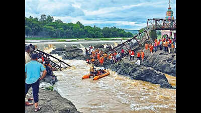 136 bridges in Pune district need urgent repairs; audit of 39 done ...