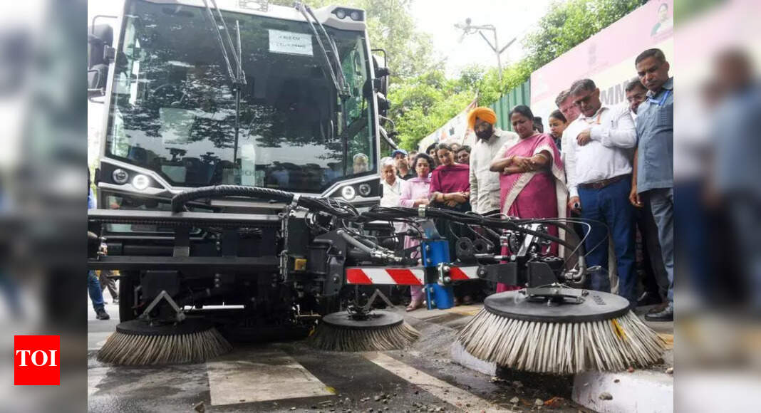 Night sweeping of all NDMC markets by May | Delhi News - Times of India