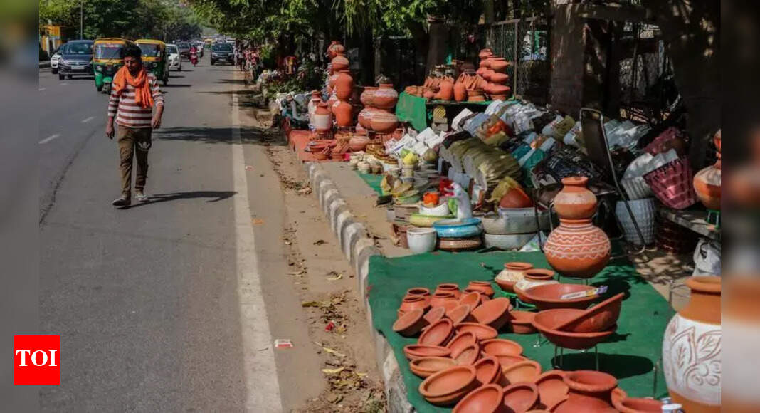 Don’t encroach on roads & place waste bins, Gurgaon civic body tells vendors | Gurgaon News ...