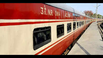 Sealdah-New Delhi Rajdhani Express celebrates 25th anniv | Kolkata News ...