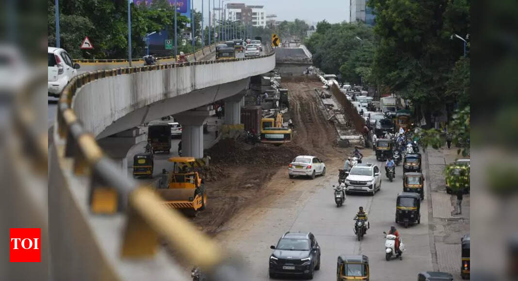 Incomplete flyover work troubles daily commuters on Sinhagad Road ...