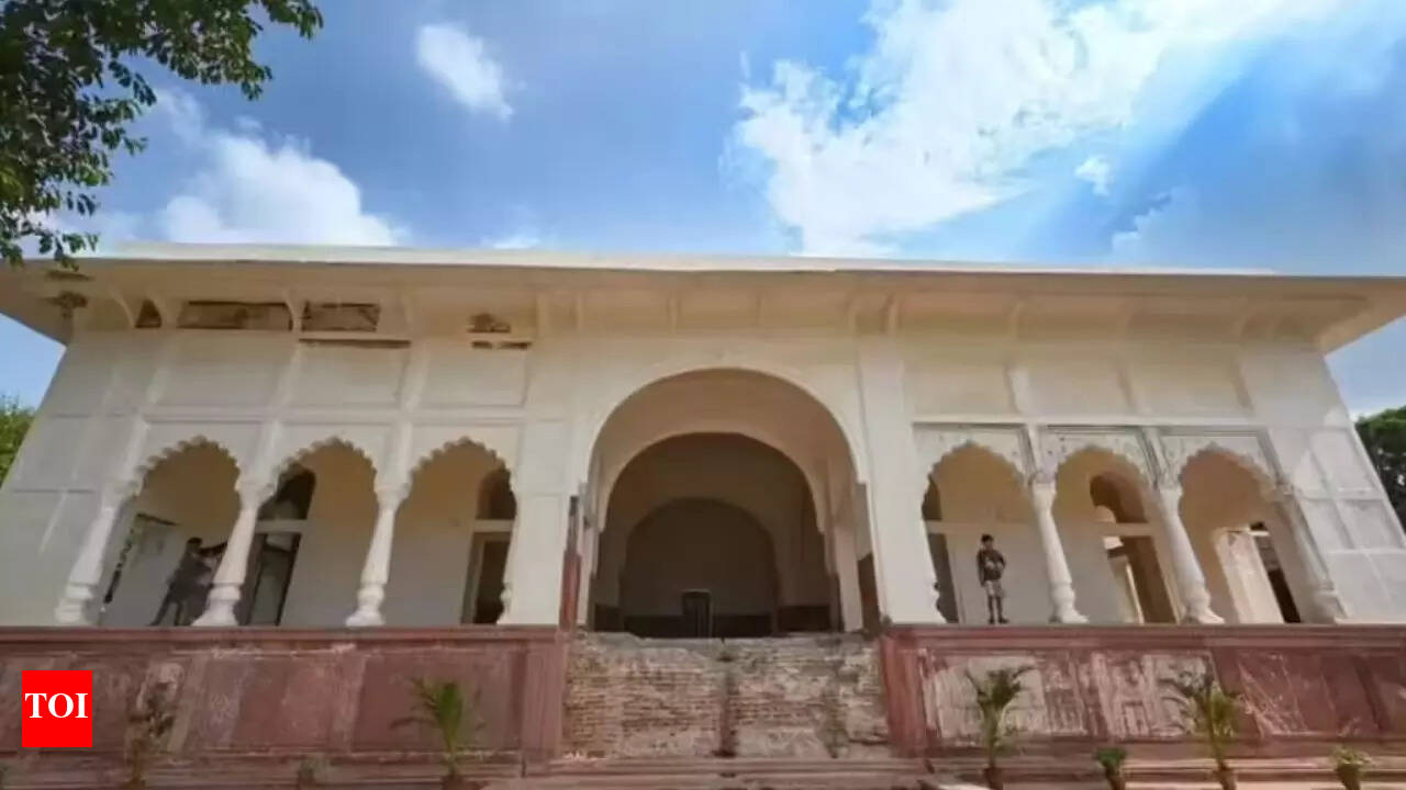 Sheesh Mahal Delhi