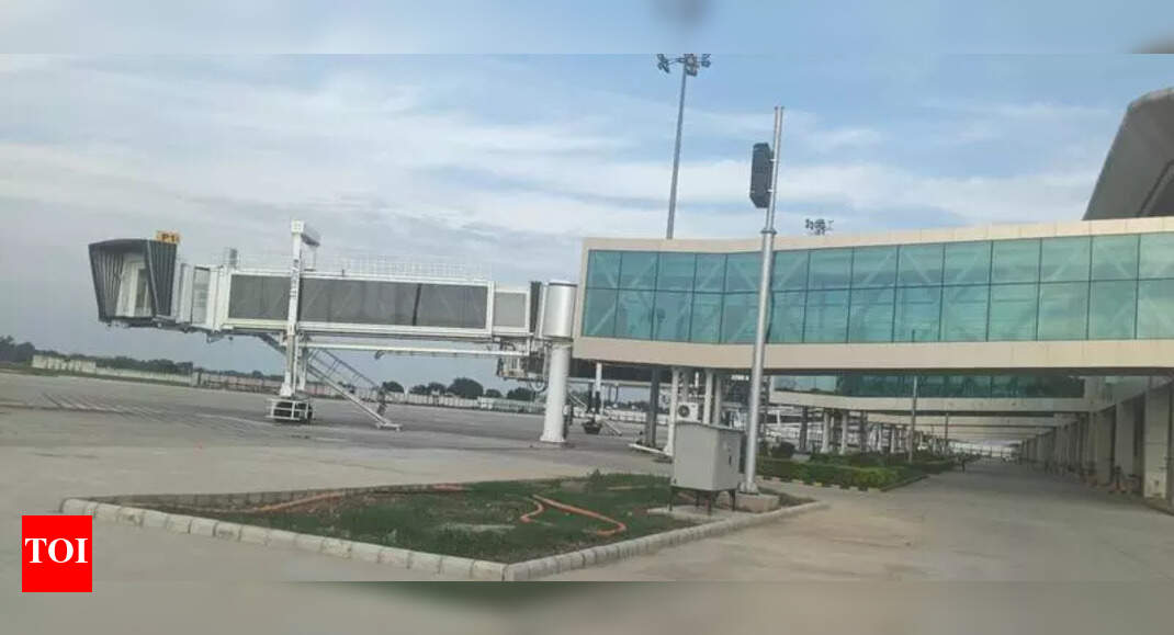 Prayagraj airport now has 6 aerobridges | Prayagraj News - Times of India