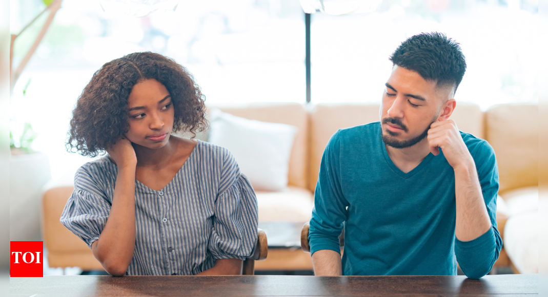 New elusive dating trend banksying is here, and it makes ghosting look polite | - Times of India