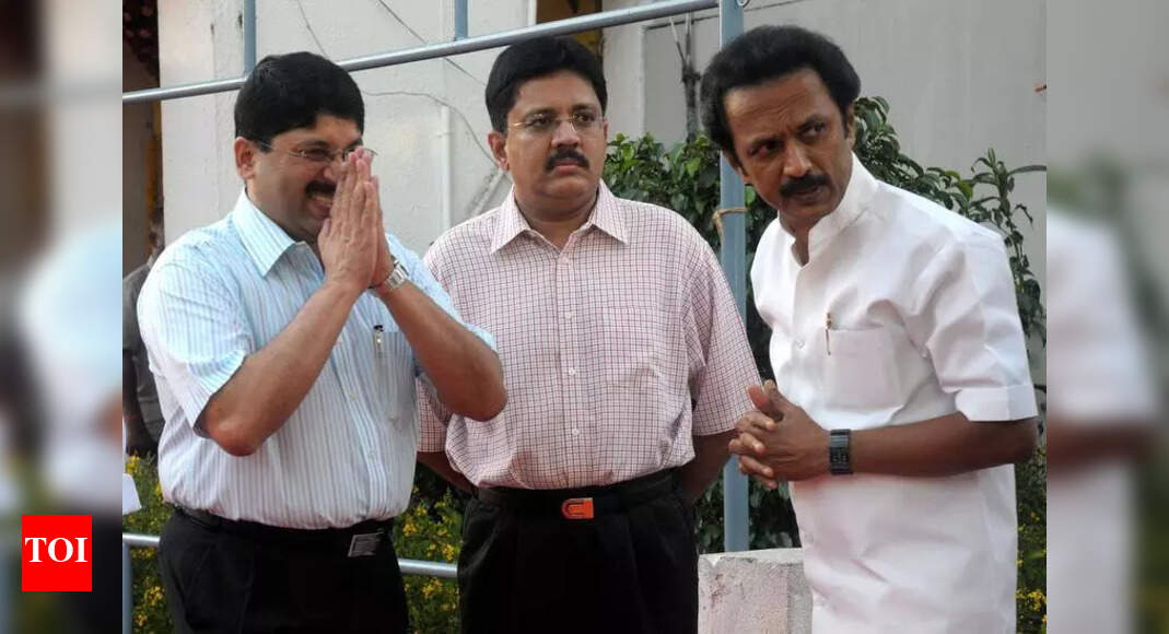 Uncle Stalin works out truce between Maran brothers | Chennai News ...