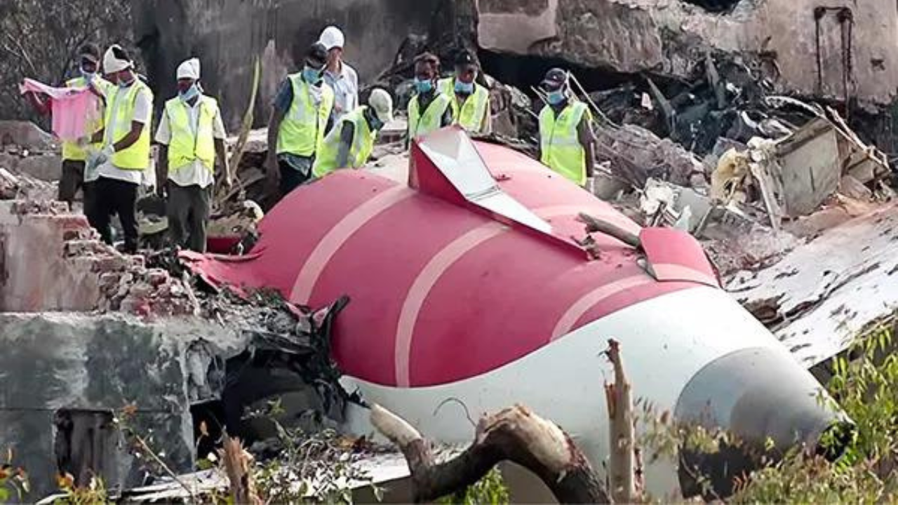 Boeing 787 Fuel Control Switch: Air India 171 preliminary probe: 2018 ...