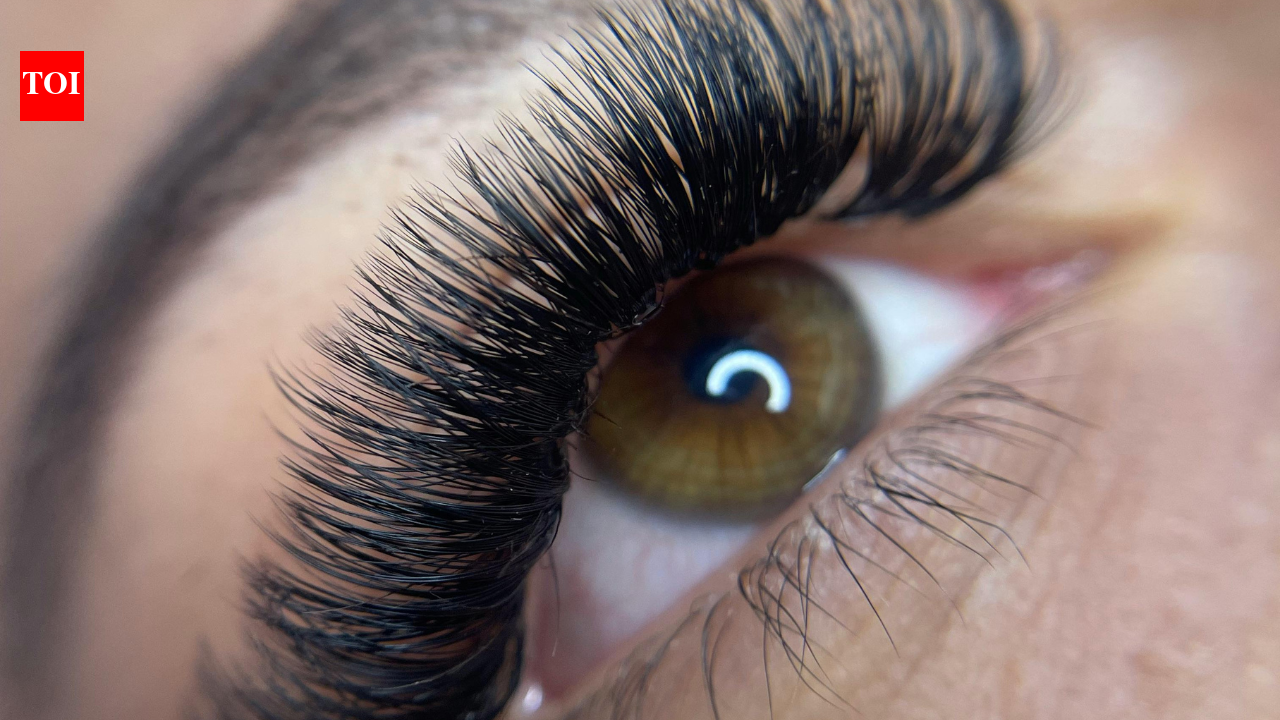 Natural ways to grow longer, thicker lashes without extensions