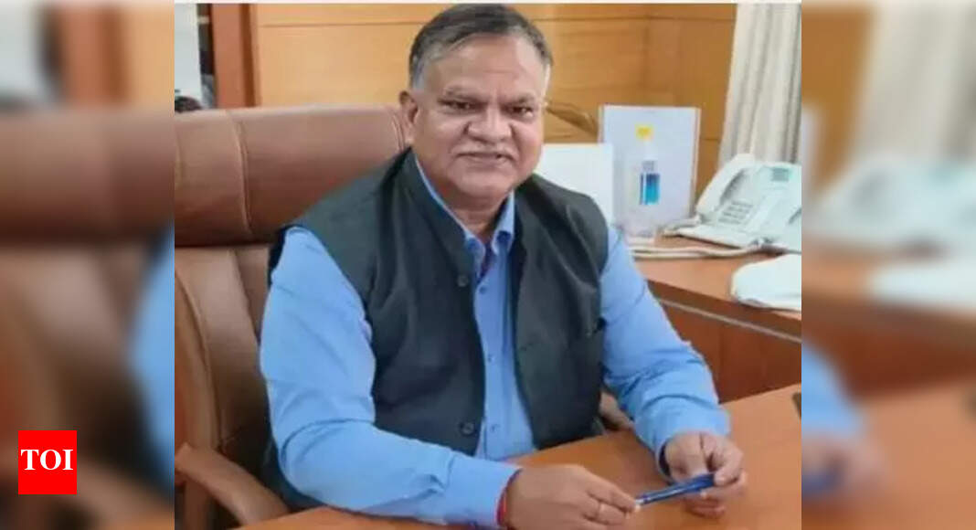 UP govt seeks one-year extension for chief secretary | Lucknow News ...