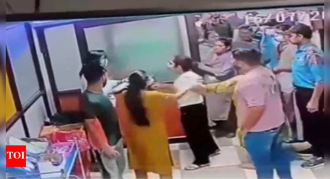 Doctors attacked by patient’s kin at GMC Jammu; staff protest, DAJ ...