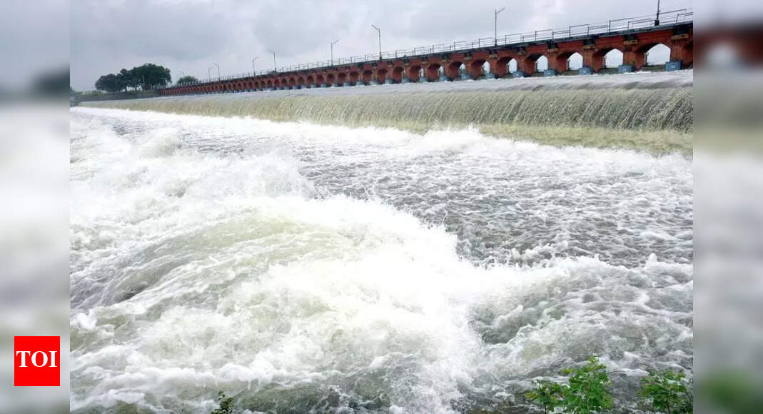Kharang and Khapri reservoirs overflow while Maniari Jhumka and ...