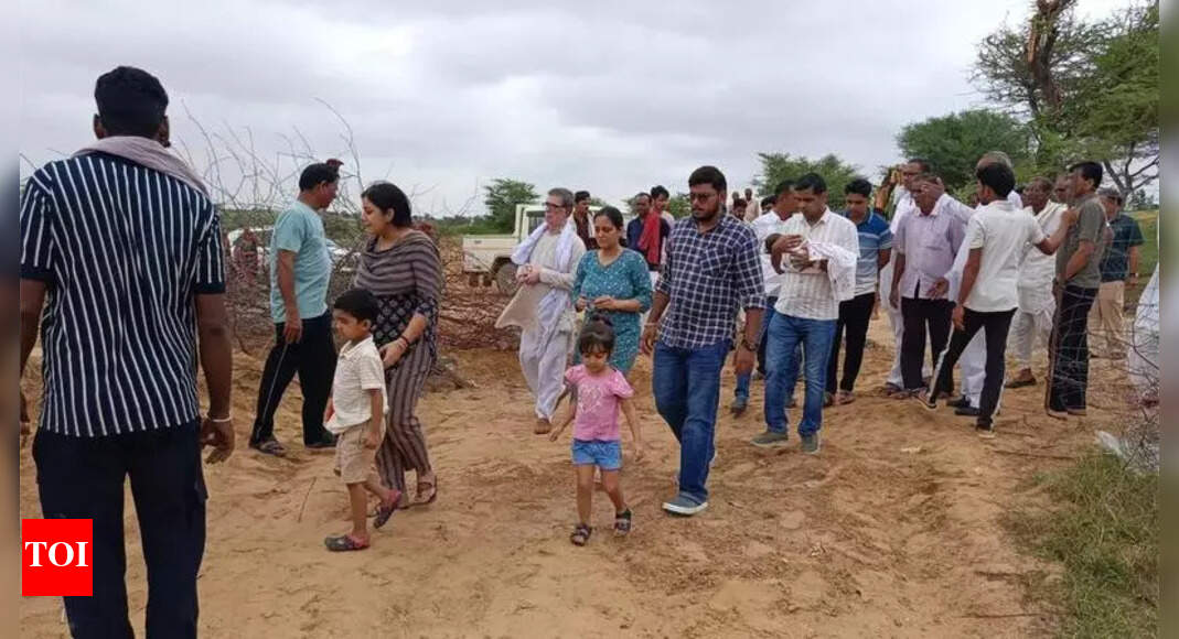 Family of martyr visits crash site in Bhanuda village, turns emotional ...