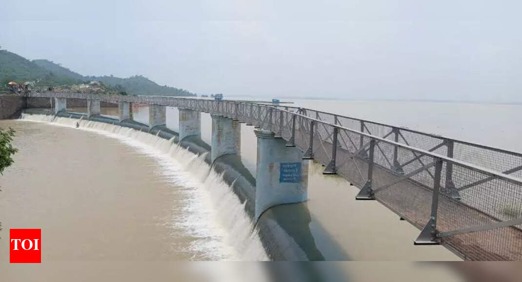 Major dams in state 49% full, Kharang, Khapri overflow; Jhumka, Maniari ...
