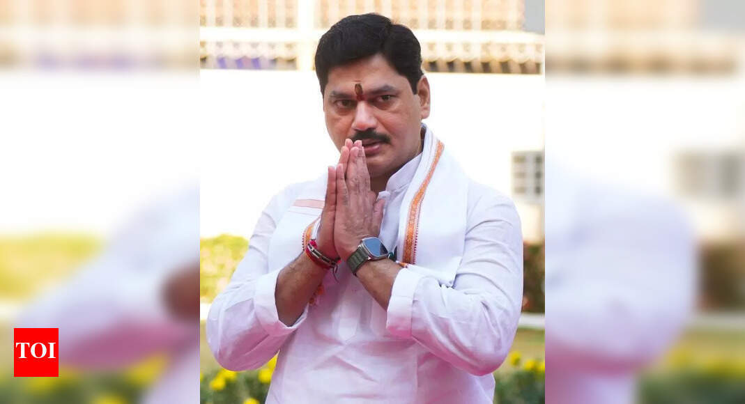 Your enmity with me, why defame Beed: Munde asks opponents ...