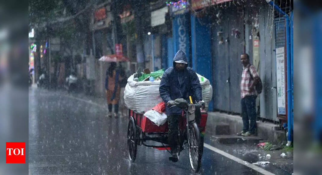 IMD issues heavy rainfall and wind alerts in Kerala till Friday | Kochi ...