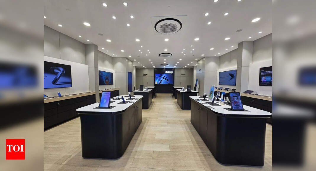 Samsung unveils new premium experience store in Mumbai - The Times of India