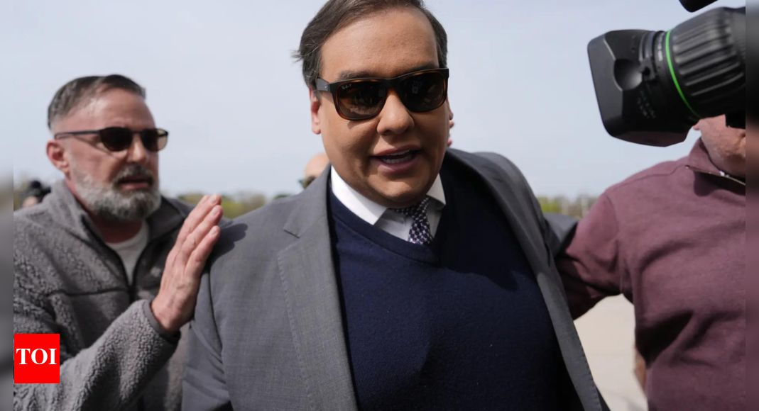 'The curtain falls': Ex-Congressman bids farewell to 'messy life ...