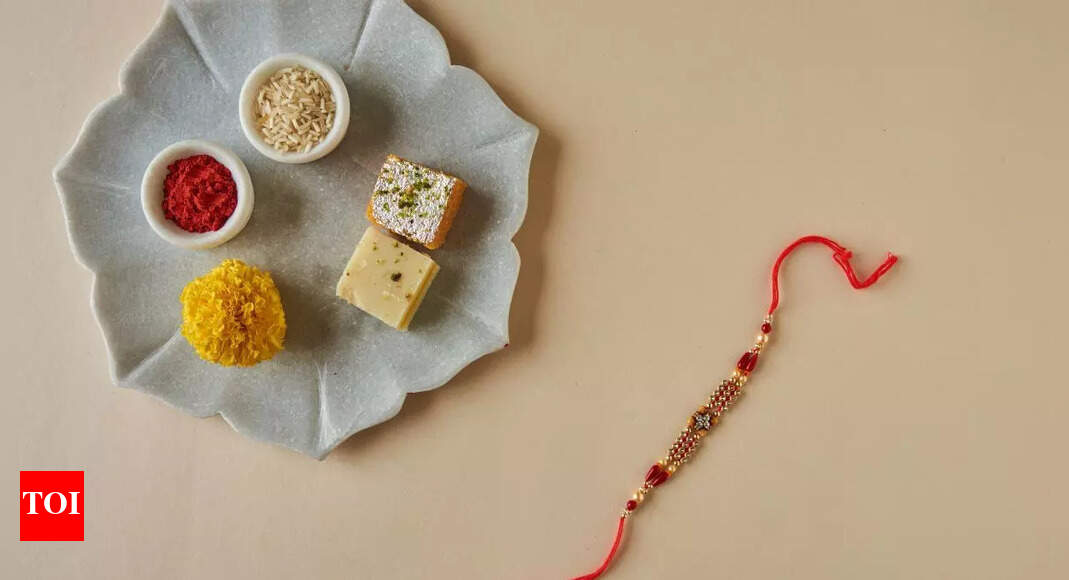 Rakhi with Sweets: Gift Combos That You Can Send To Australia with FNP ...