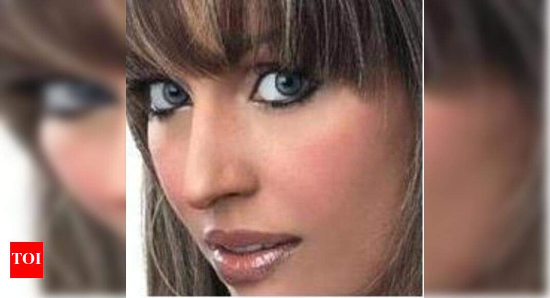 Pooja Missra takes to ramp for a cause - Times of India