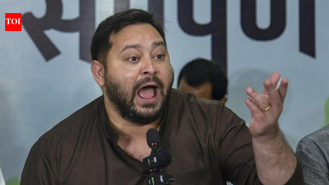 Tejashwi's dual voter ID row: Lawyer files complaint against RJD leader ...