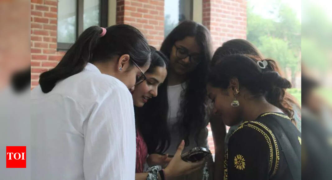 DU welcomes new undergraduate students with orientation programmes ...