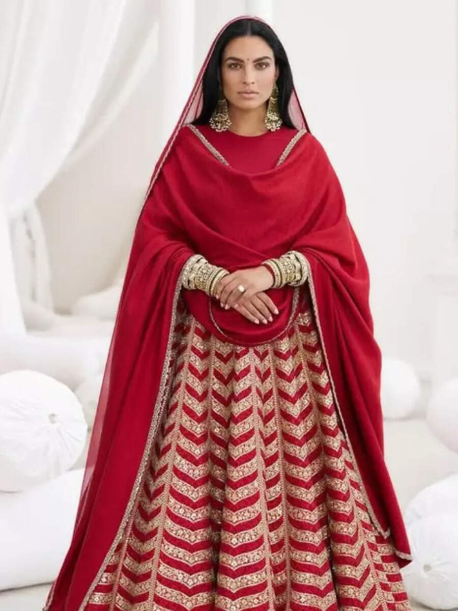 10 breathtaking bridal lehengas from Sabysachi's 2025-26 collection ...
