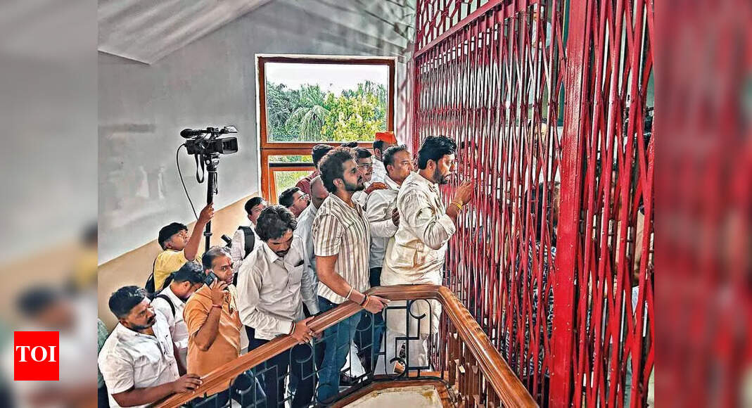 Police start process of filing FIR after MNS workers’ ruckus in PMC ...